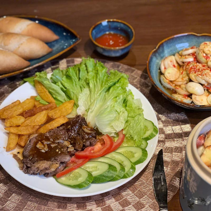 Hướng dẫn làm bò bít tết mềm mọng, chuẩn vị Âu tại nhà